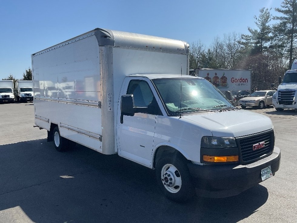 Used Light Duty Box Trucks for Sale - Penske Used Trucks