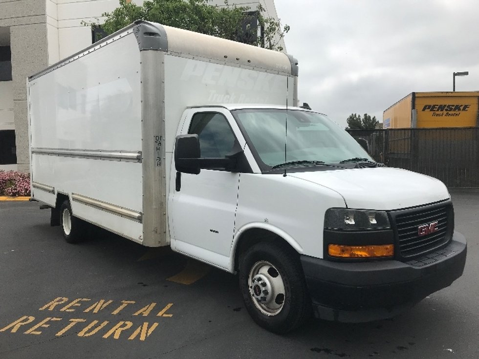 Used GMC Light Duty Box Trucks for Sale in CA - Penske Used Trucks