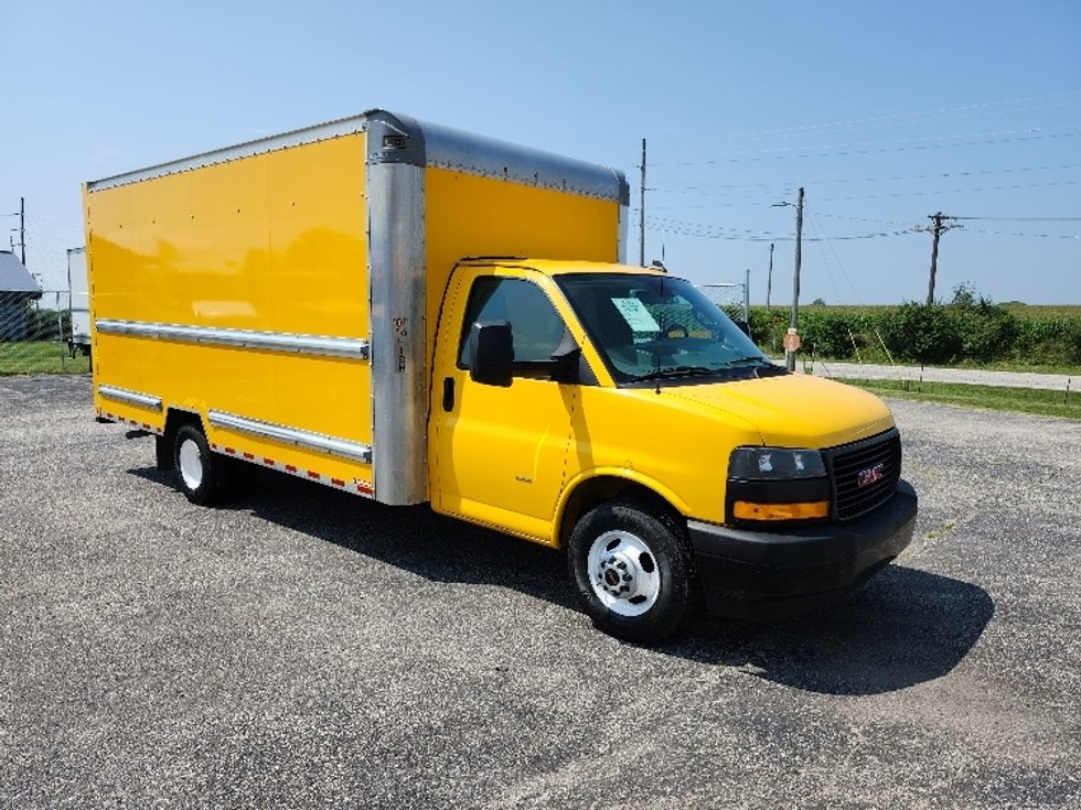 Used GMC Light Duty Box Trucks for Sale - Penske Used Trucks