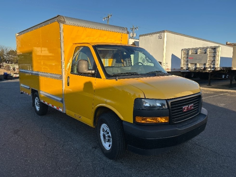 Used Light Duty Box Trucks for Sale - Penske Used Trucks