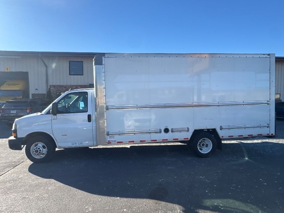 2021 GMC Savana G33903 Light Duty Box Truck