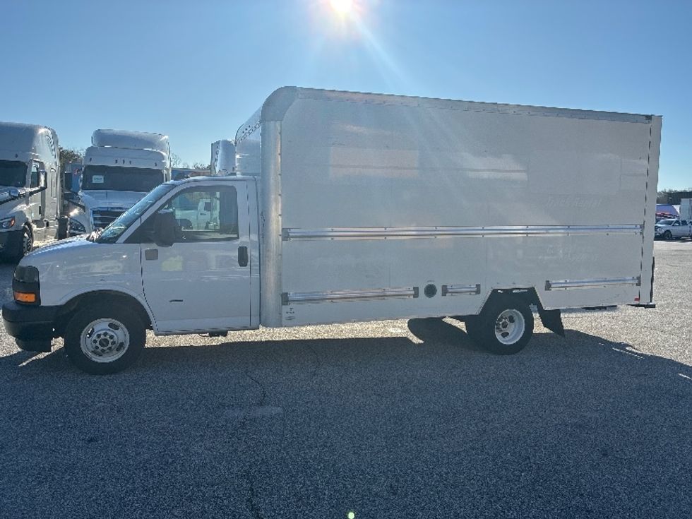 2021 GMC Savana G33903 Light Duty Box Truck