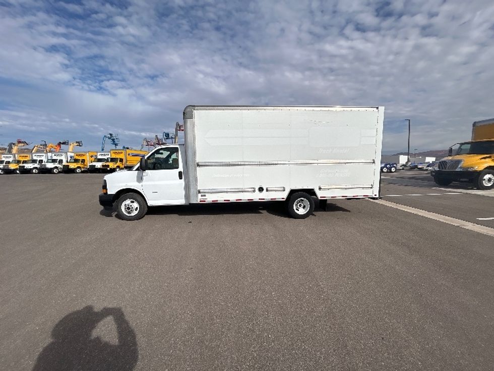 2021 GMC Savana G33903 Light Duty Box Truck