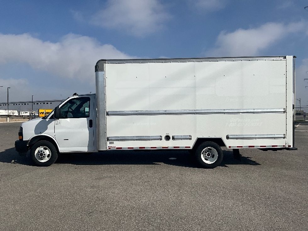 2021 GMC Savana G33903 Light Duty Box Truck