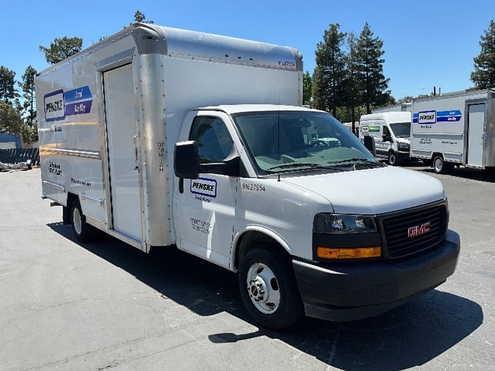 Used GMC Light Duty Box Trucks for Sale - Penske Used Trucks