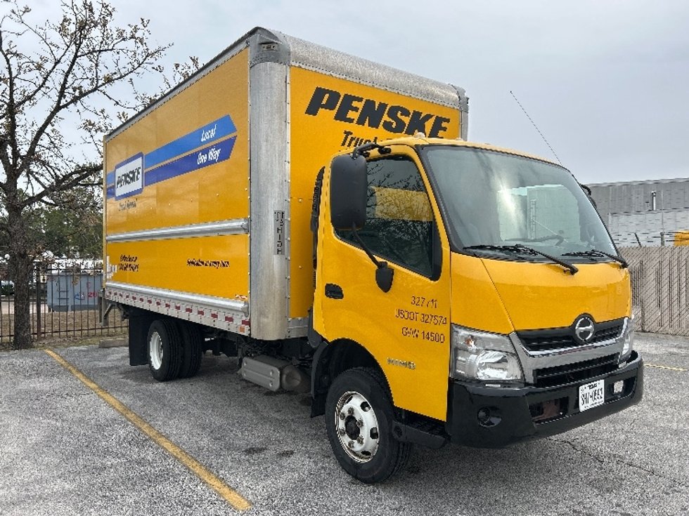 Used Light Duty Box Trucks for Sale - Penske Used Trucks