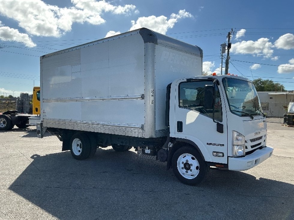 Used Light Duty Box Trucks for Sale - Penske Used Trucks