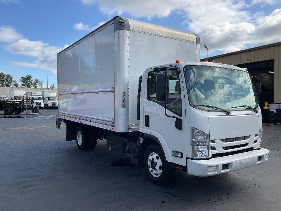 Used Light Duty Box Trucks for Sale in WA - Penske Used Trucks