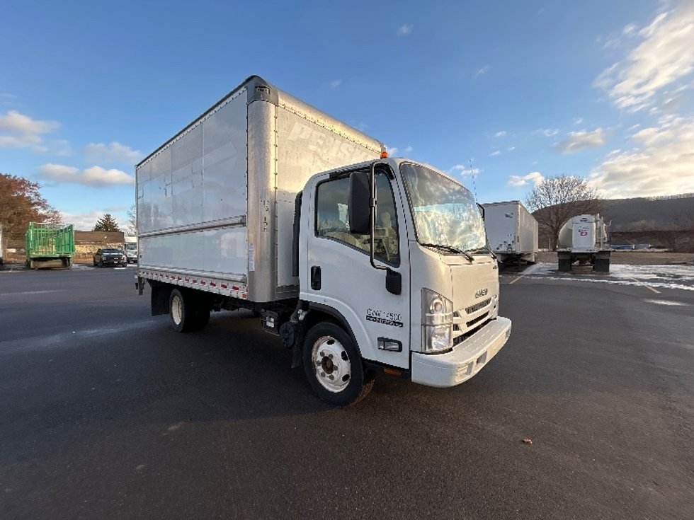 Used Light Duty Box Trucks for Sale - Penske Used Trucks