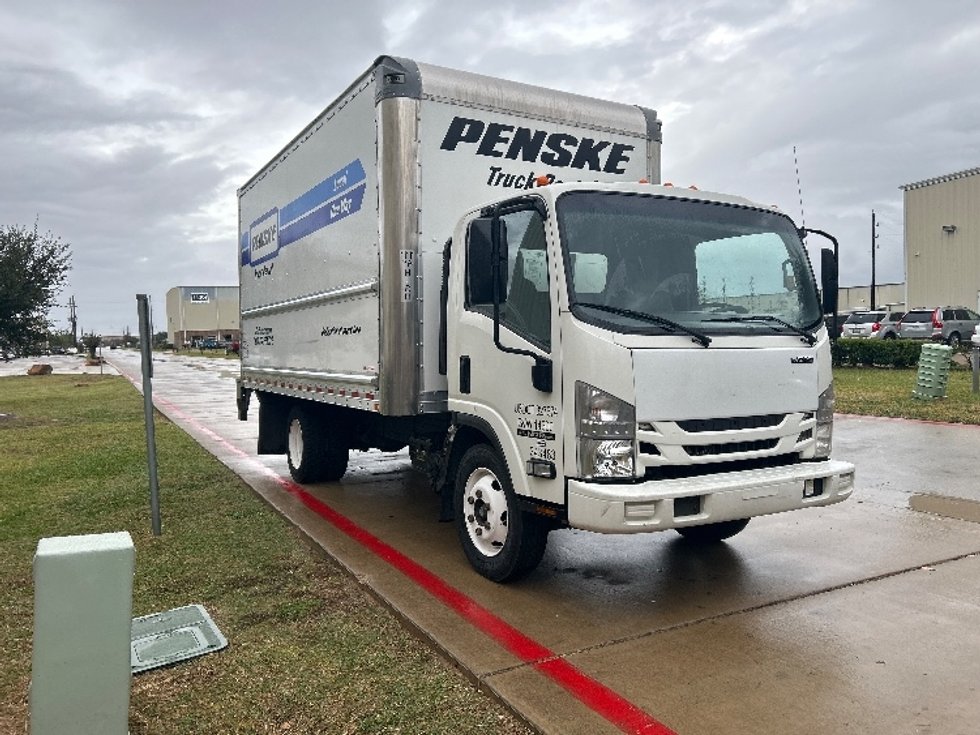 Used Light Duty Box Trucks for Sale - Penske Used Trucks