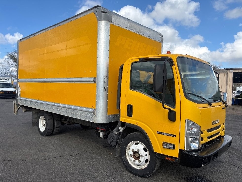 Used Isuzu Light Duty Box Trucks for Sale in Shreveport - Penske Used ...