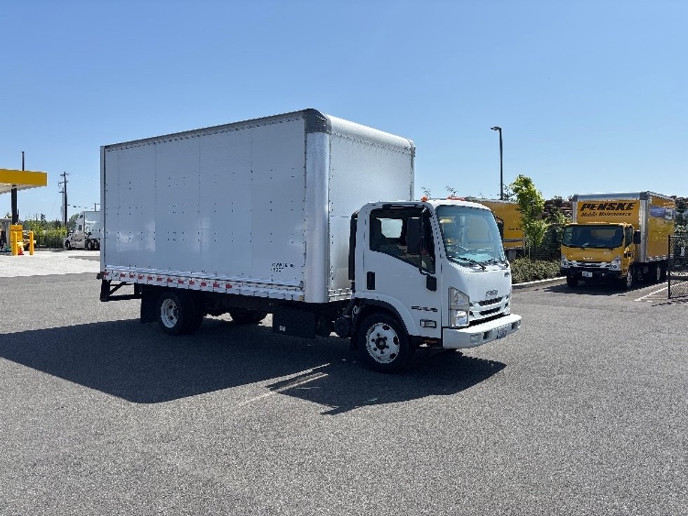 Used Light Duty Box Trucks for Sale - Penske Used Trucks