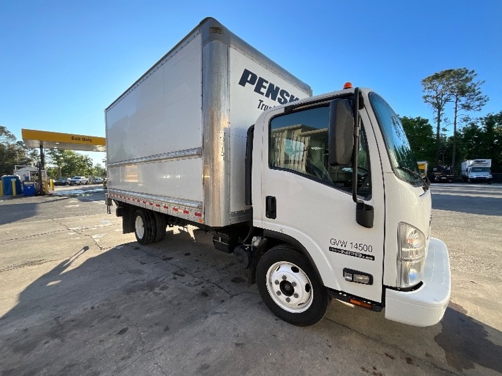 Used Light Duty Box Trucks for Sale - Penske Used Trucks
