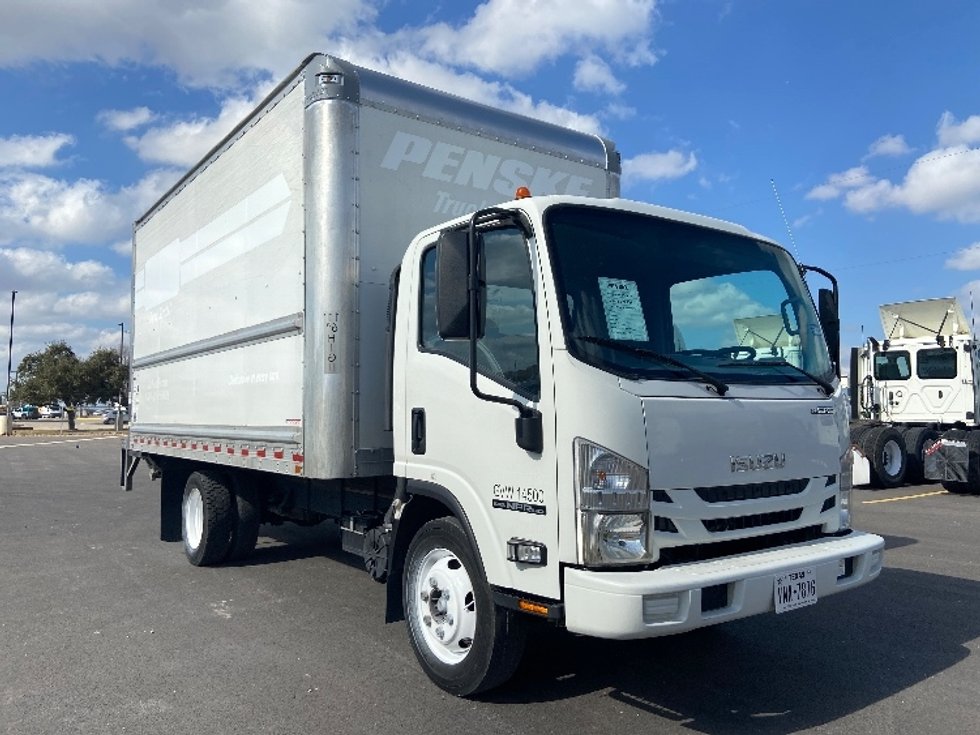 Used Light Duty Box Trucks for Sale - Penske Used Trucks