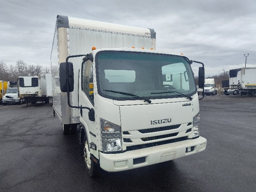 Used Isuzu Light Duty Box Trucks for Sale - Penske Used Trucks