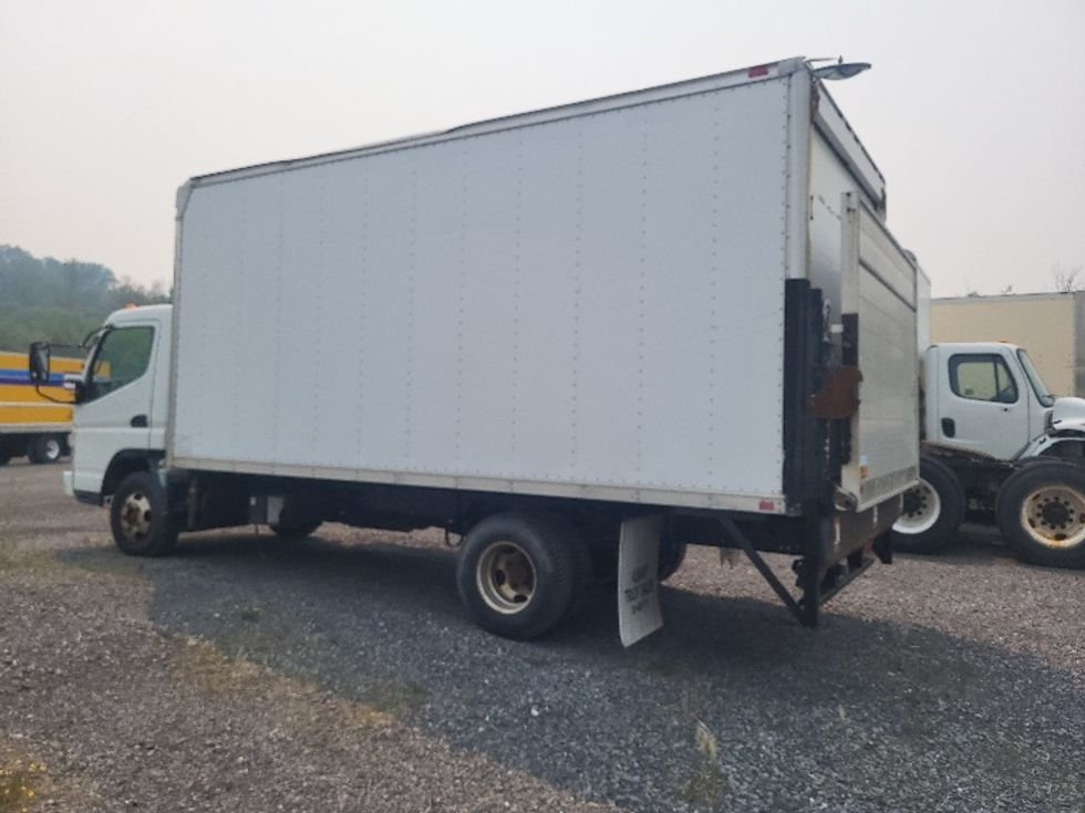 2007 Mitsubishi FUSO FE140 Light Duty Box Truck