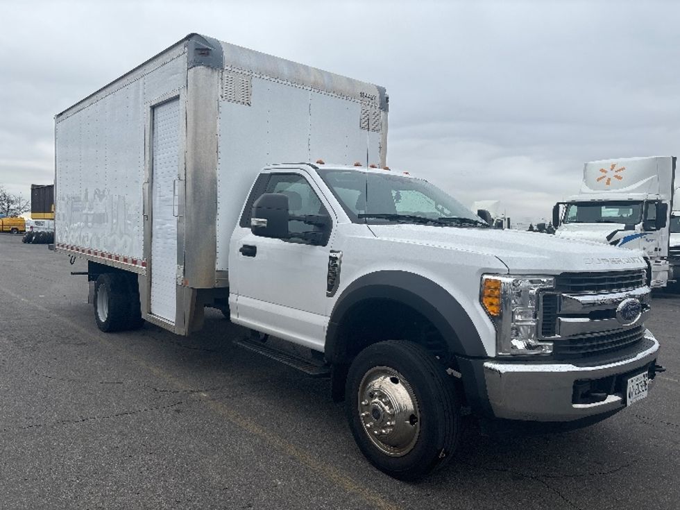 2017 Ford F550 Medium Duty Box Truck