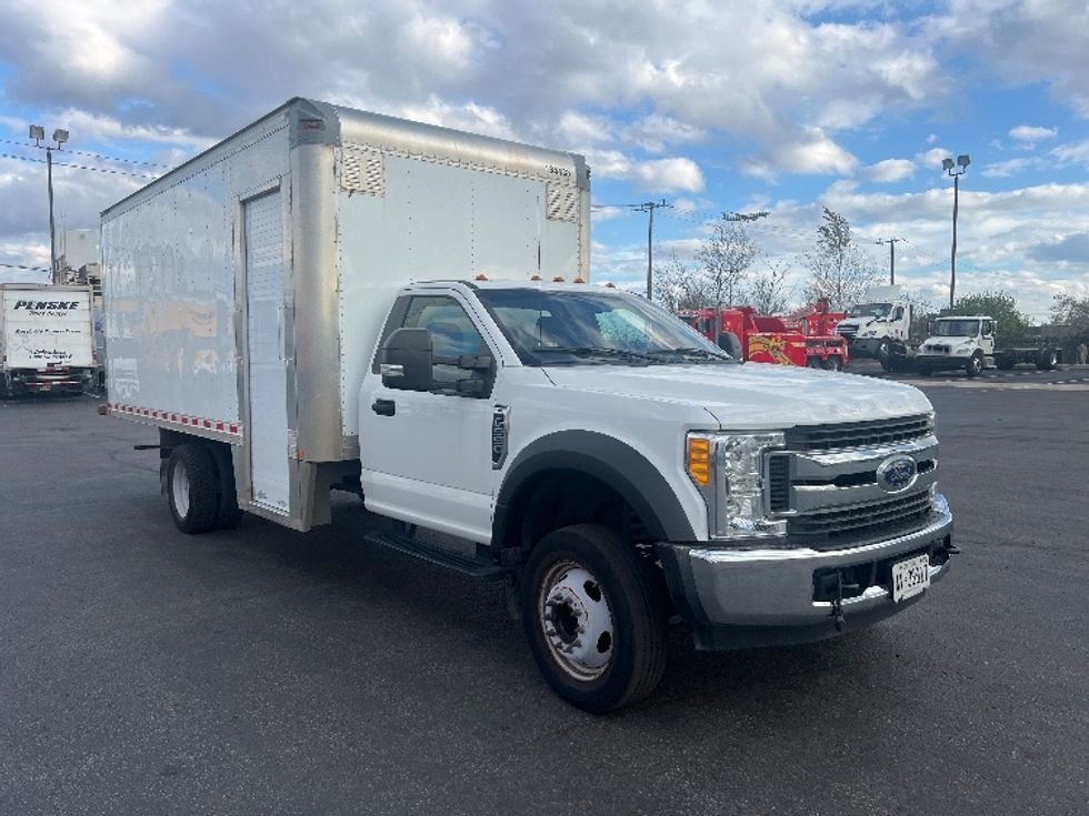 2017 Ford F550 Medium Duty Box Truck