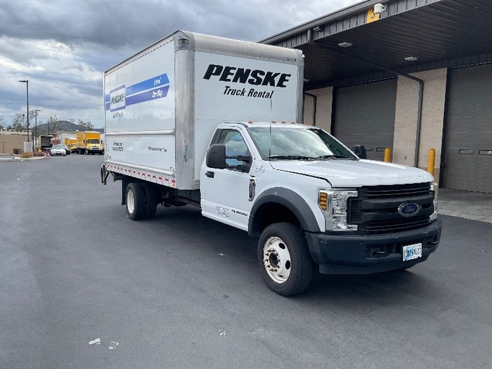 2018 Ford F450 Medium Duty Box Truck