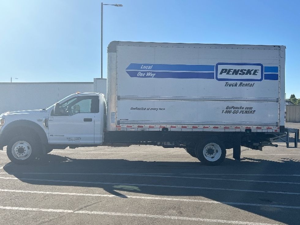 2019 Ford F450 Medium Duty Box Truck