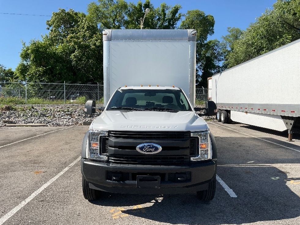 2019 Ford F450 Medium Duty Box Truck
