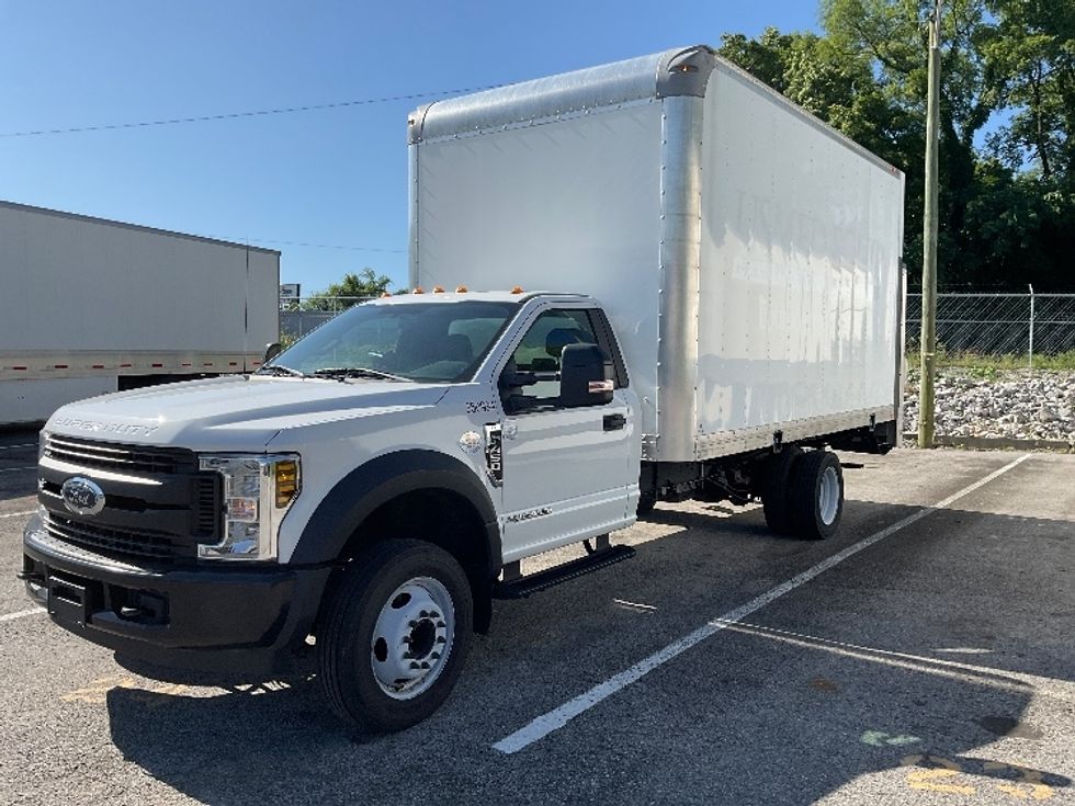 2019 Ford F450 Medium Duty Box Truck
