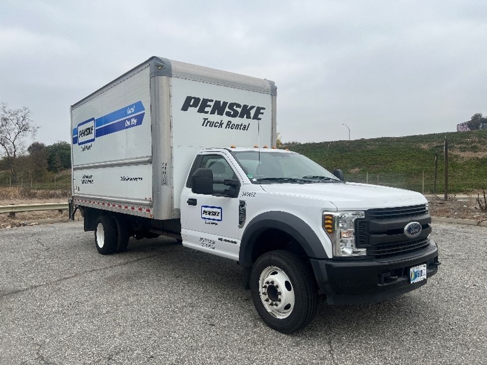 2019 Ford F450 Medium Duty Box Truck