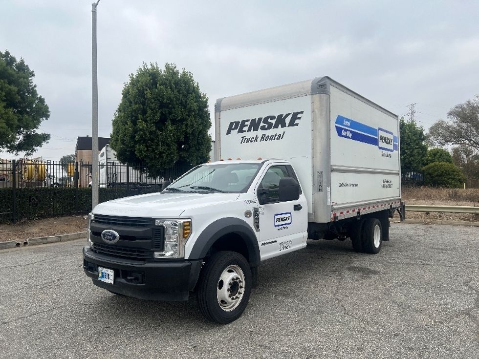 2019 Ford F450 Medium Duty Box Truck
