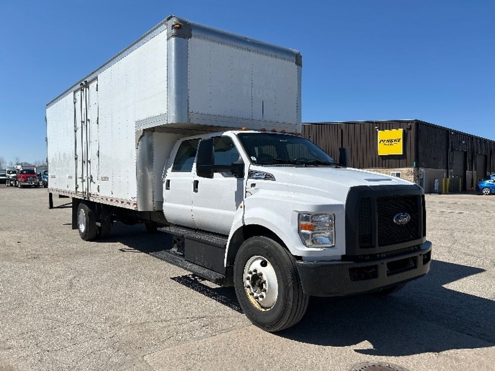 2019 Ford F650 Medium Duty Box Truck
