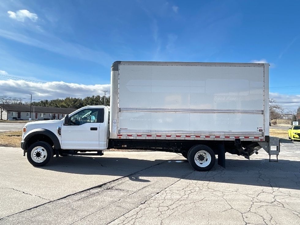 2020 Ford F450 Medium Duty Box Truck