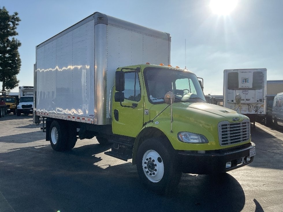 Used Freightliner Medium Duty Box Trucks for Sale - Penske Used Trucks