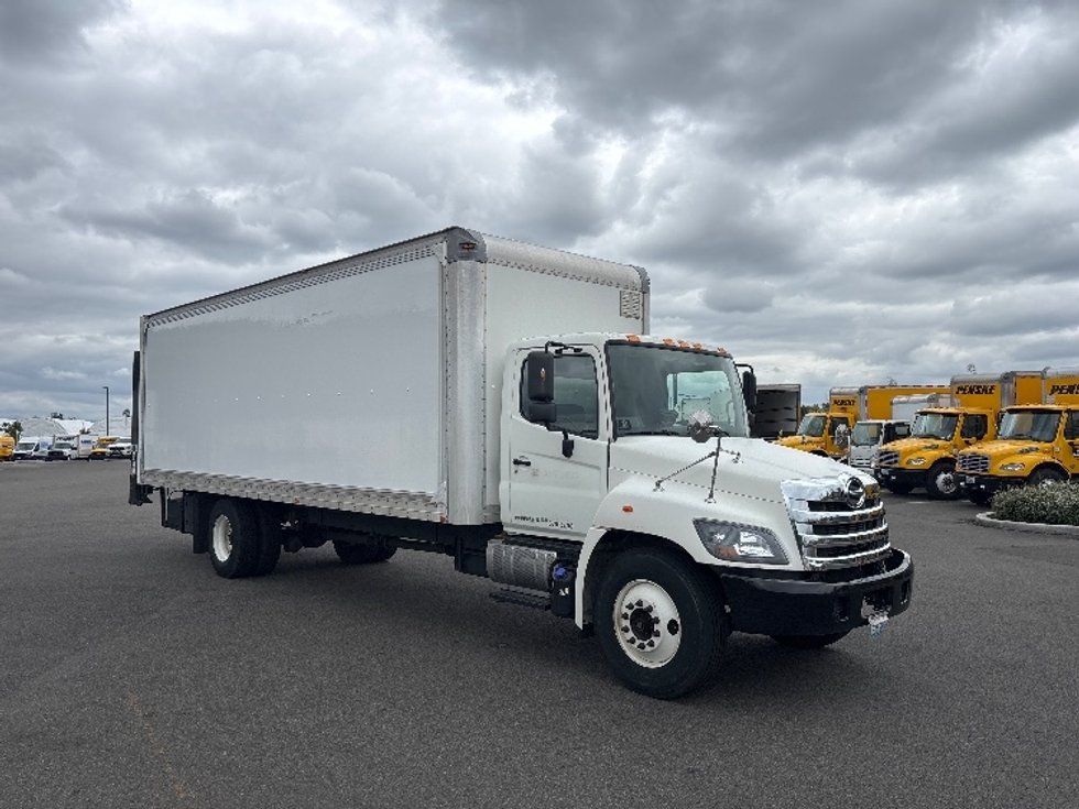Used Medium Duty Box Trucks for Sale - Penske Used Trucks