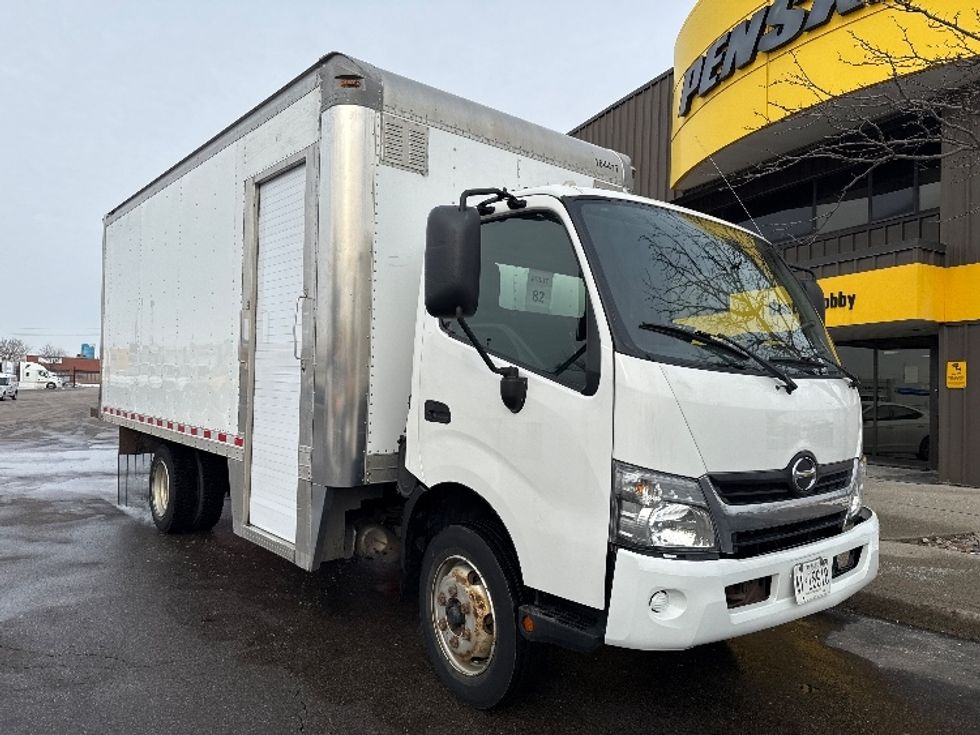 2018 Hino 195 Medium Duty Box Truck