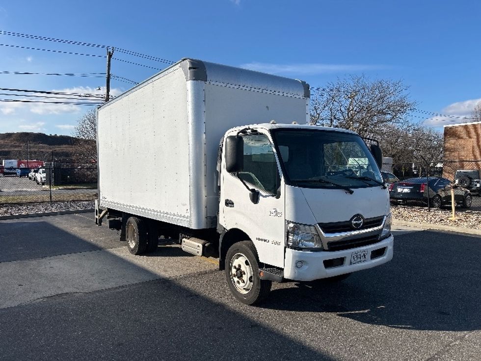2019 Hino 195 Medium Duty Box Truck