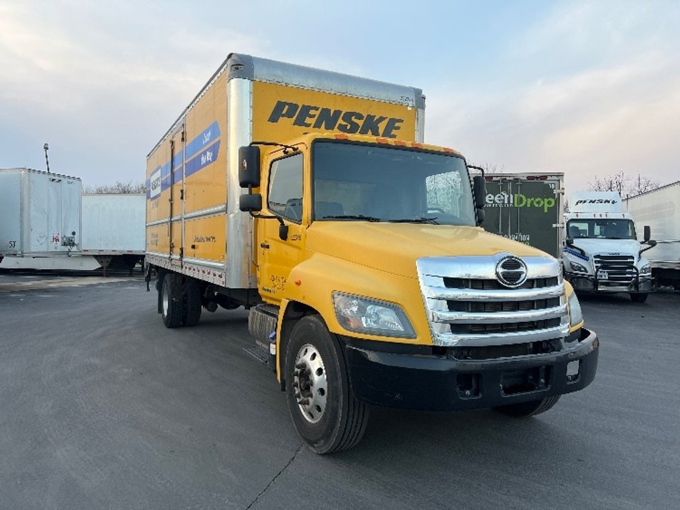 Used Medium Duty Box Trucks for Sale - Penske Used Trucks