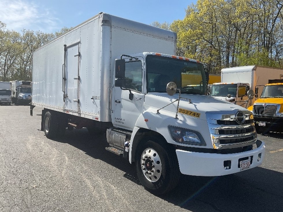 Used Medium Duty Box Trucks for Sale - Penske Used Trucks