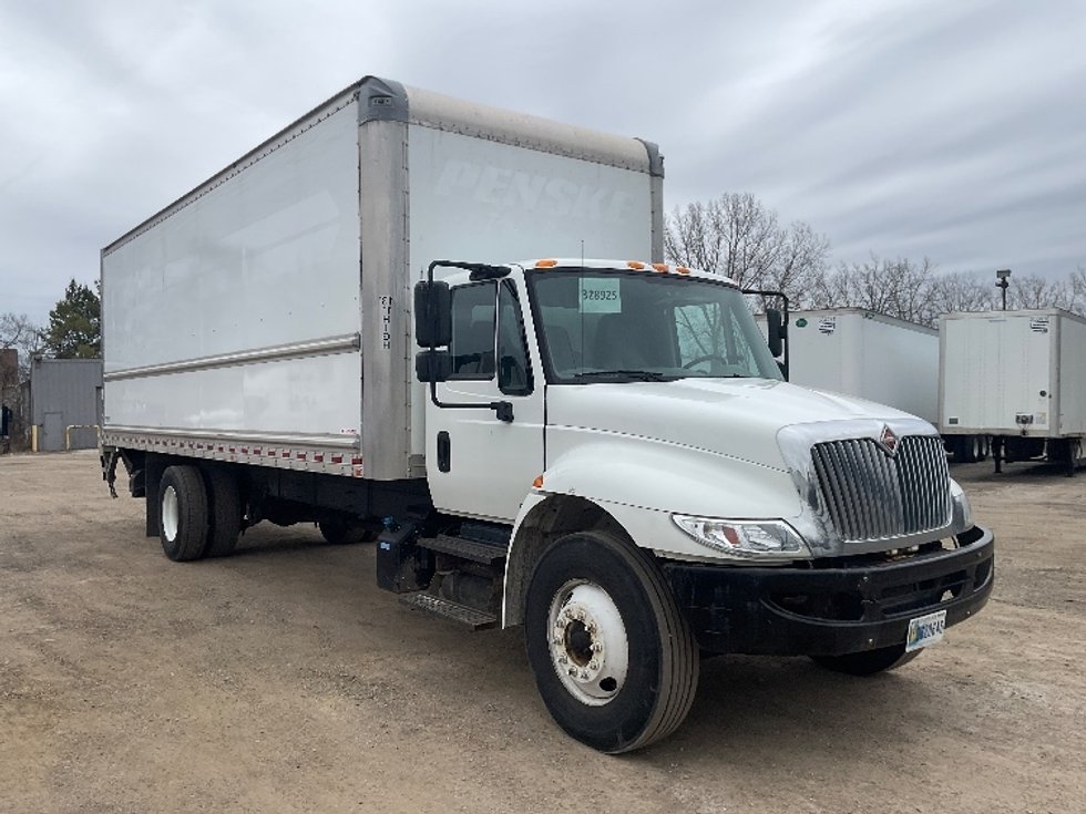 Used Medium Duty Box Trucks for Sale - Penske Used Trucks