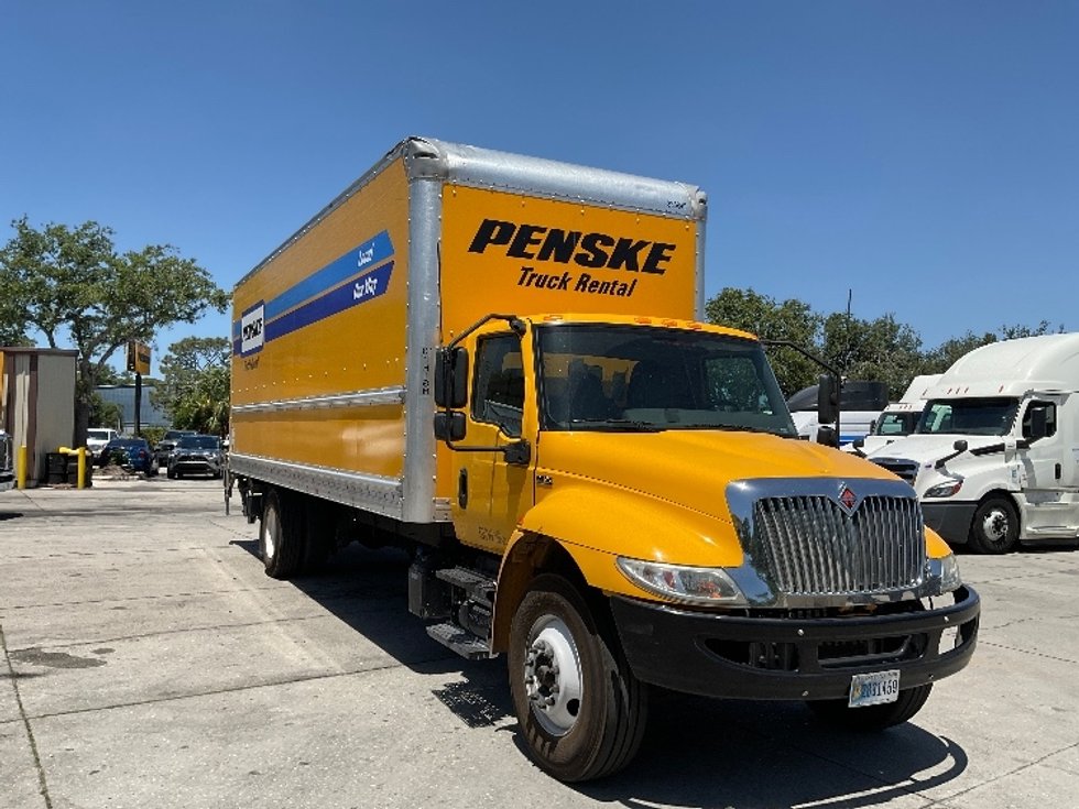 Used Medium Duty Box Trucks for Sale - Penske Used Trucks