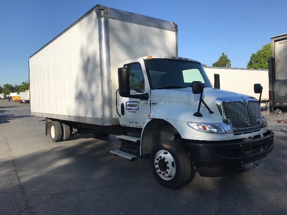 Used Medium Duty Box Trucks for Sale - Penske Used Trucks