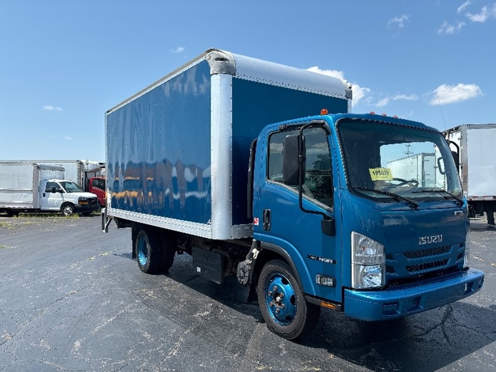 Used Isuzu Medium Duty Box Trucks for Sale - Penske Used Trucks