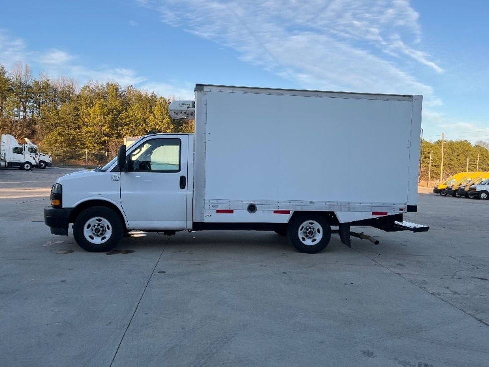 2019 GMC G33503 Refrigerated Truck