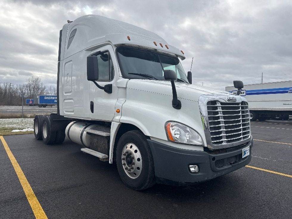 2018 Freightliner Cascadia 12564ST Sleeper Tractor