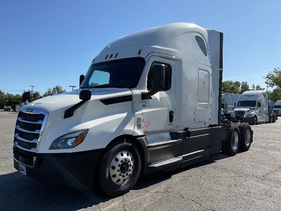 2018 Freightliner T12664ST Sleeper Tractor