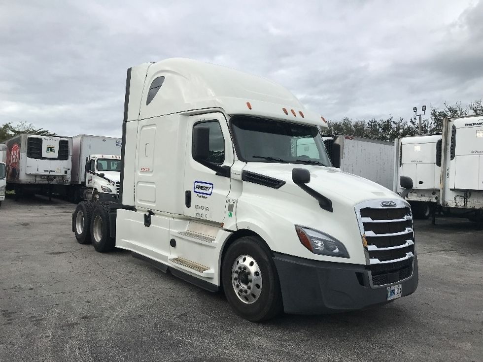 2018 Freightliner T12664ST Sleeper Tractor