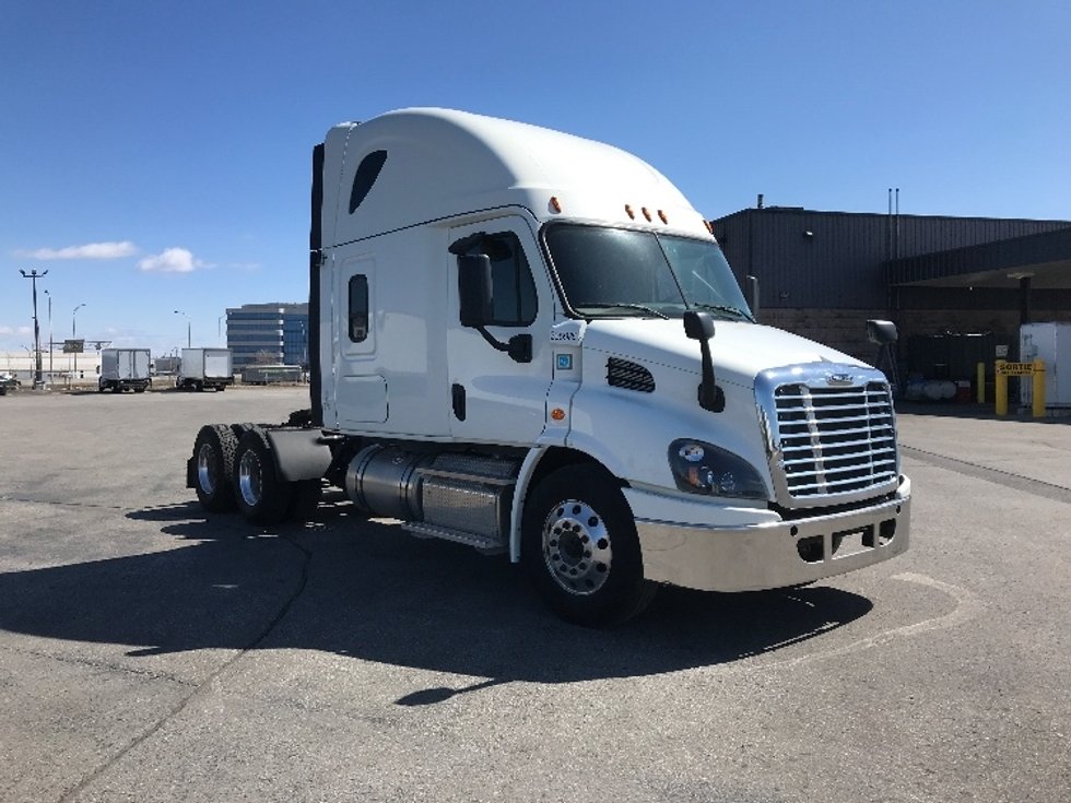 Used Sleeper Trucks for Sale - Penske Used Trucks