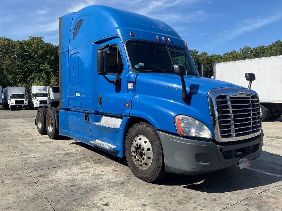 2019 Freightliner Cascadia 12564ST Sleeper Tractor