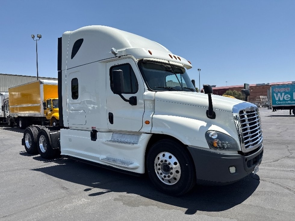 Used Sleeper Trucks for Sale - Penske Used Trucks