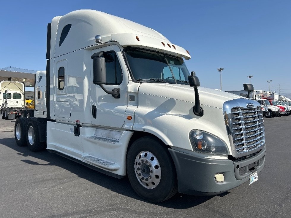 Used Sleeper Trucks for Sale - Penske Used Trucks