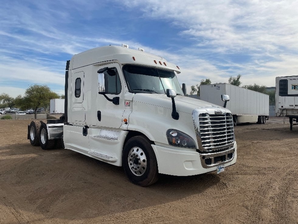 Used Sleeper Trucks for Sale - Penske Used Trucks