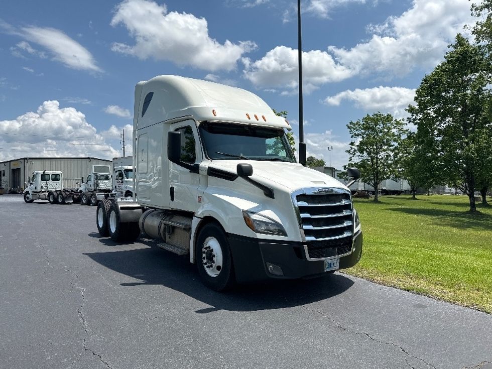 2019 Freightliner T12664ST Sleeper Tractor